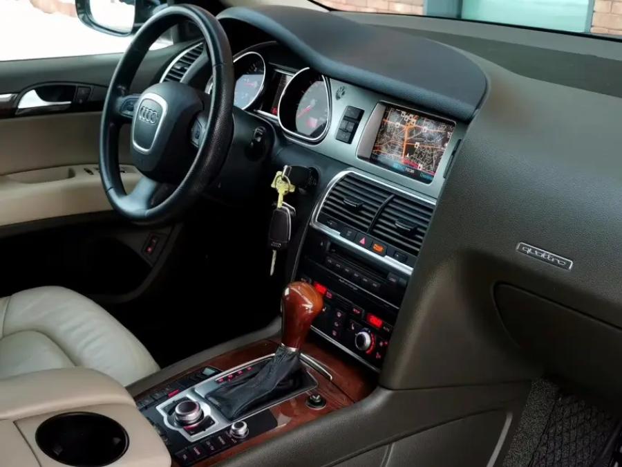 Black Audi Q7 2007 in Riga, with an engine capacity of 3.00 L and mileage of 221 thousand km for 9290 €, photo 11 on AUTOMOTO.COM.LV