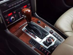 Black Audi Q7 2007 in Riga, with an engine capacity of 3.00 L and mileage of 221 thousand km for 9290 €, photo 12 on AUTOMOTO.COM.LV
