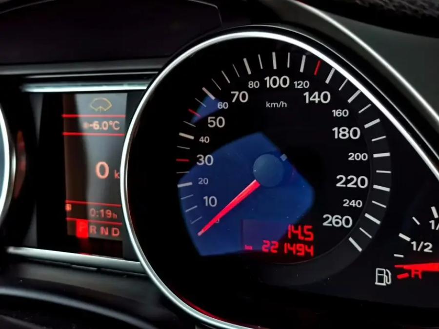Black Audi Q7 2007 in Riga, with an engine capacity of 3.00 L and mileage of 221 thousand km for 9290 €, photo 16 on AUTOMOTO.COM.LV