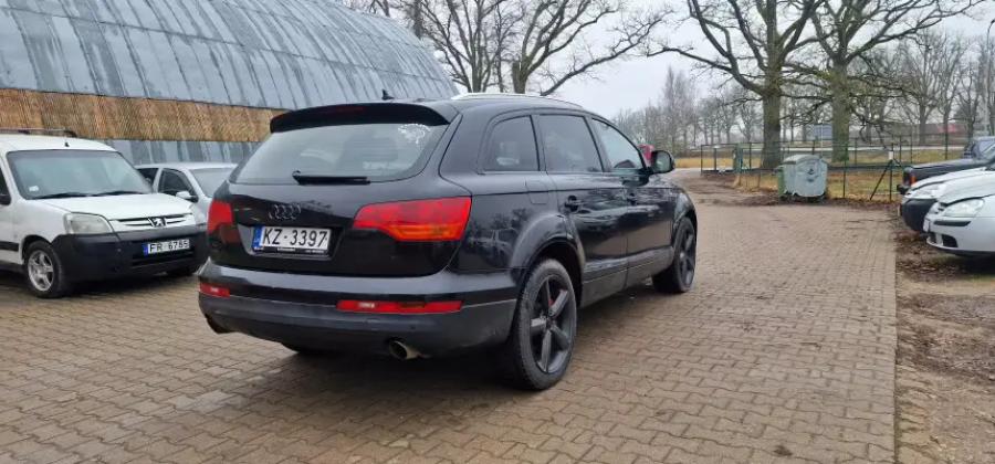Melns Audi Q7 2007 Valmiera, ar dzinēja tilpumu 3.00 L un nobraukumu 371 tūkst. km par 4800 €, foto 4 vietnē AUTOMOTO.COM.LV