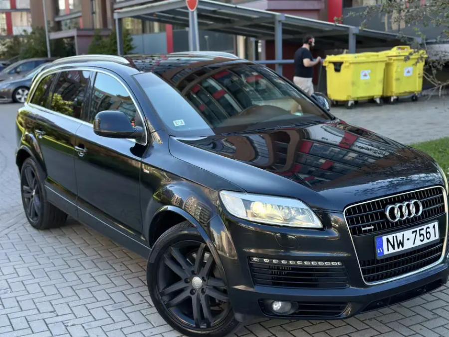 Black Audi Q7 2007 in Riga, with an engine capacity of 3.00 L and mileage of 385 thousand km for 6390 €, photo 1 on AUTOMOTO.COM.LV