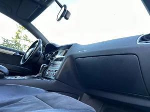 Black Audi Q7 2007 in Riga, with an engine capacity of 3.00 L and mileage of 385 thousand km for 6390 €, photo 14 on AUTOMOTO.COM.LV