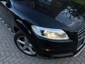 Black Audi Q7 2007 in Riga, with an engine capacity of 3.00 L and mileage of 303 thousand km for 6990 €, photo 3 on AUTOMOTO.COM.LV