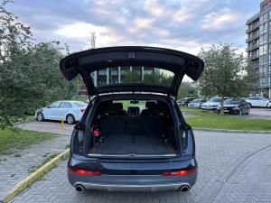 Black Audi Q7 2007 in Riga, with an engine capacity of 3.00 L and mileage of 303 thousand km for 6990 €, photo 7 on AUTOMOTO.COM.LV