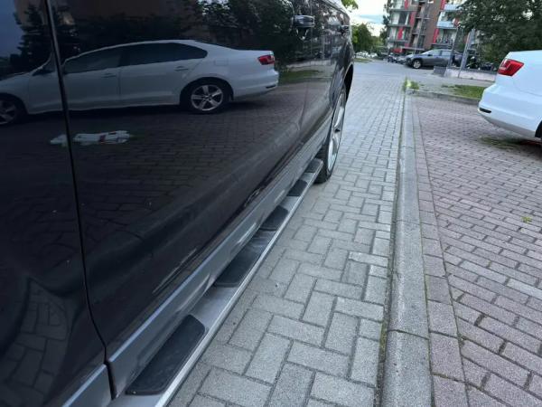 Black Audi Q7 2007 in Riga, with an engine capacity of 3.00 L and mileage of 303 thousand km for 6990 €, photo 10 on AUTOMOTO.COM.LV