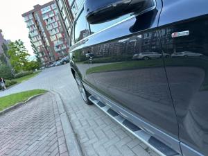 Black Audi Q7 2007 in Riga, with an engine capacity of 3.00 L and mileage of 303 thousand km for 6990 €, photo 12 on AUTOMOTO.COM.LV
