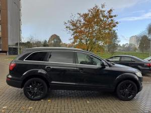 Black Audi Q7 2007 in Riga, with an engine capacity of 3.00 L and mileage of 289 thousand km for 6590 €, photo 3 on AUTOMOTO.COM.LV