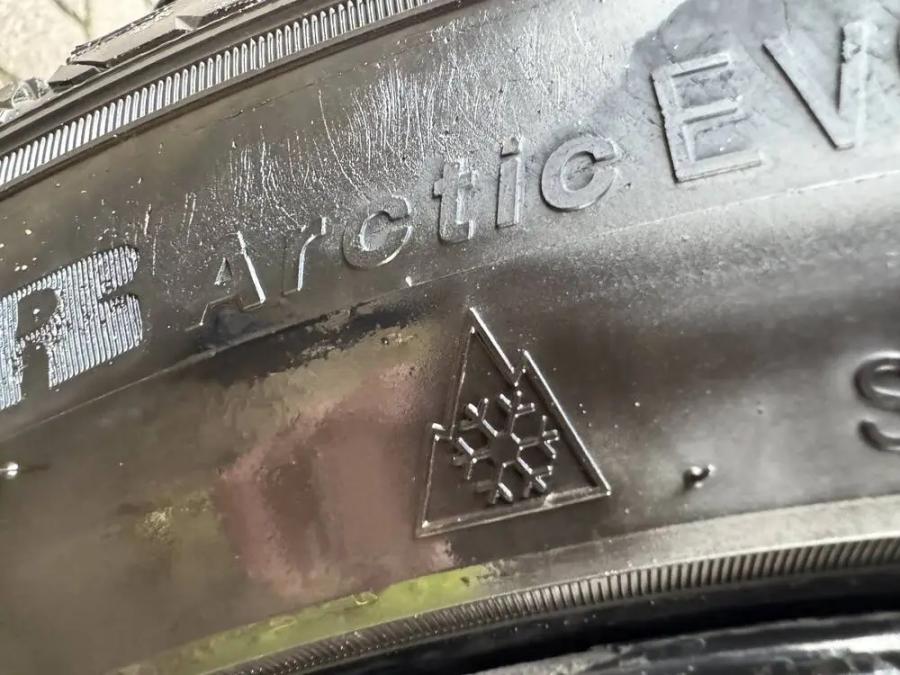 Black Audi Q7 2007 in Riga, with an engine capacity of 3.00 L and mileage of 289 thousand km for 6590 €, photo 32 on AUTOMOTO.COM.LV