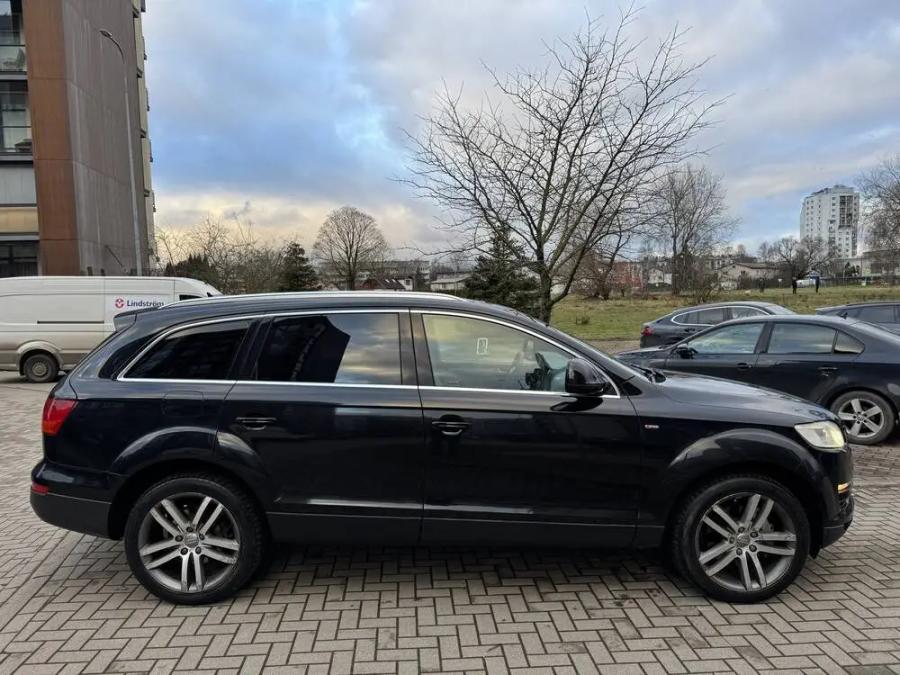 Melns Audi Q7 2007 Rīga, ar dzinēja tilpumu 3.00 L un nobraukumu 329 tūkst. km par 6990 €, foto 3 vietnē AUTOMOTO.COM.LV