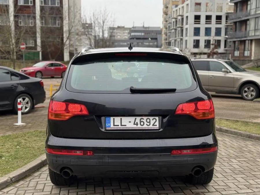 Melns Audi Q7 2007 Rīga, ar dzinēja tilpumu 3.00 L un nobraukumu 329 tūkst. km par 6990 €, foto 6 vietnē AUTOMOTO.COM.LV
