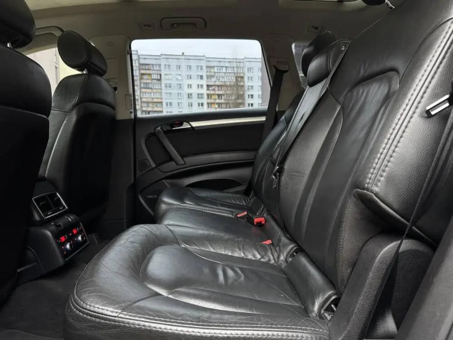 Melns Audi Q7 2007 Rīga, ar dzinēja tilpumu 3.00 L un nobraukumu 329 tūkst. km par 6990 €, foto 9 vietnē AUTOMOTO.COM.LV