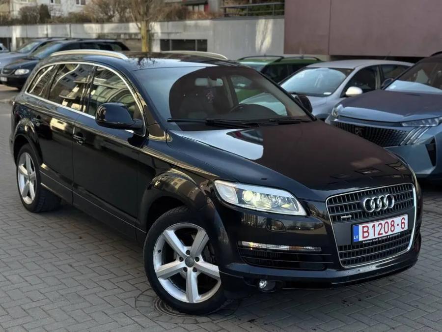 Черный Ауди Ку 7 2007 в Рига, объемом двигателя 3.00 л и пробегом 299 тыс. км за 6990 €, фото 1 на AUTOMOTO.COM.LV