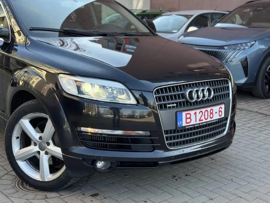 Черный Ауди Ку 7 2007 в Рига, объемом двигателя 3.00 л и пробегом 299 тыс. км за 6990 €, фото 3 на AUTOMOTO.COM.LV
