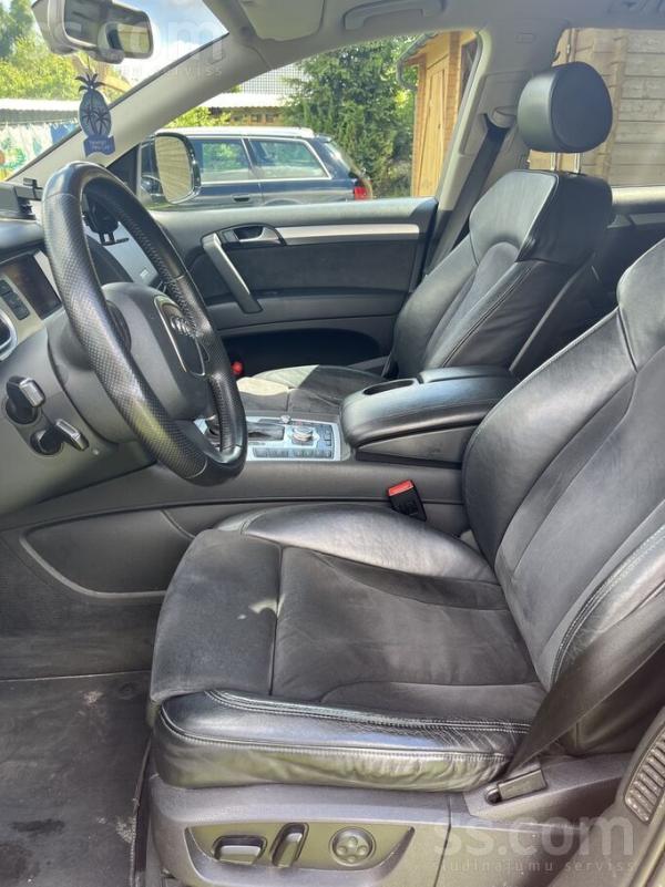 Black Audi Q7 2007 in Cesis, with an engine capacity of 3.60 L and mileage of 221 thousand km for 6500 €, photo 8 on AUTOMOTO.COM.LV