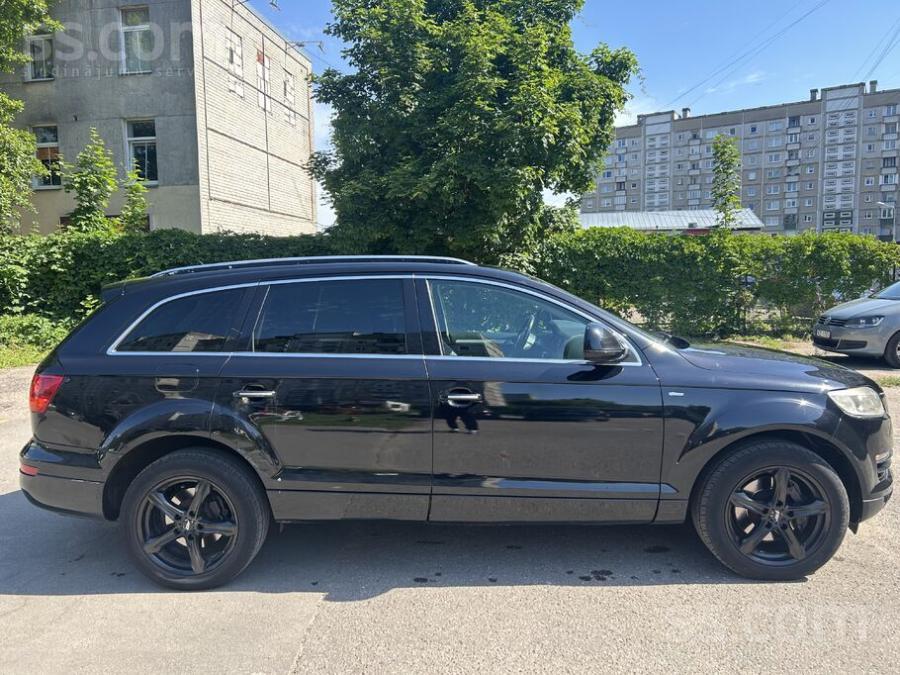 Black Audi Q7 2007 in Riga, with an engine capacity of 3.00 L and mileage of 320 thousand km for 3000 €, photo 4 on AUTOMOTO.COM.LV