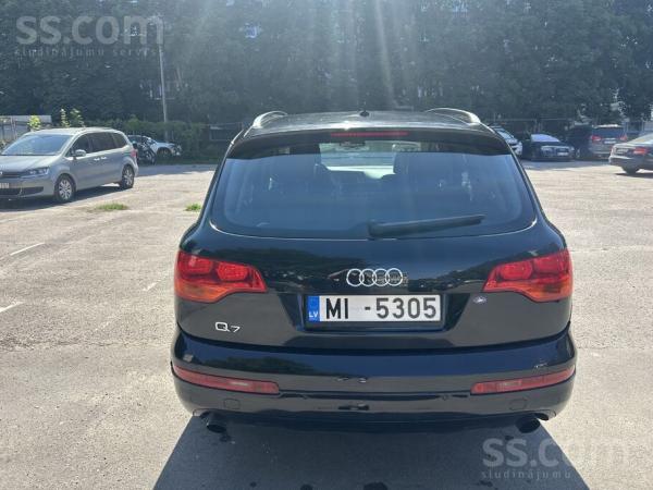 Melns Audi Q7 2007 Rīga, ar dzinēja tilpumu 3.00 L un nobraukumu 320 tūkst. km par 13000 €, foto 4 vietnē AUTOMOTO.COM.LV