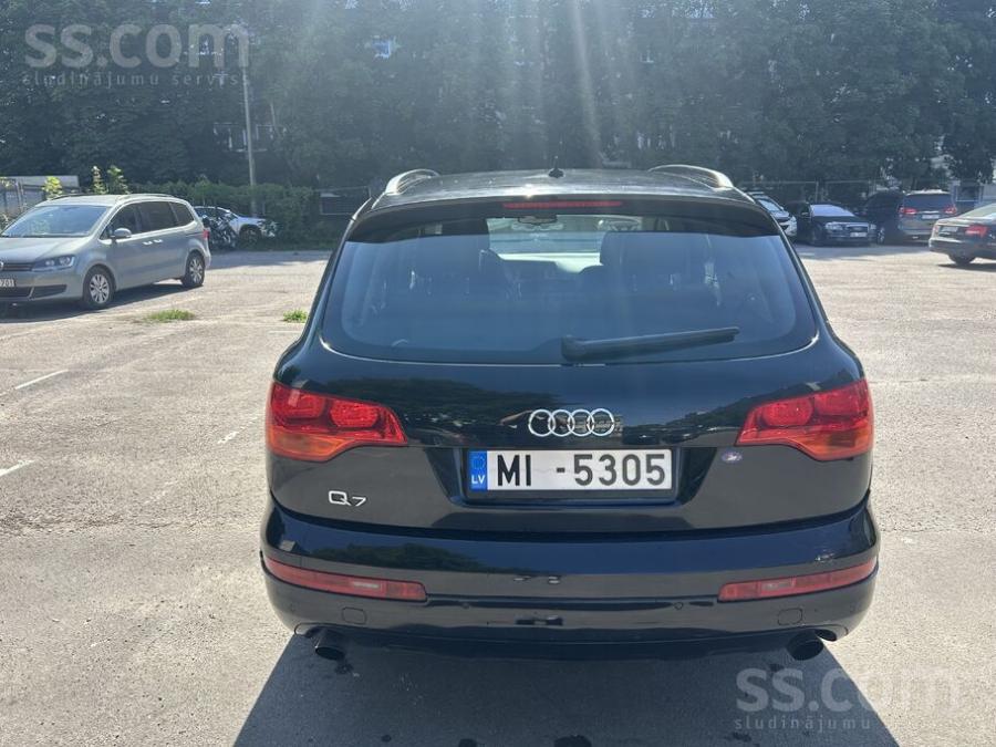 Black Audi Q7 2007 in Riga, with an engine capacity of 3.00 L and mileage of 320 thousand km for 3000 €, photo 5 on AUTOMOTO.COM.LV
