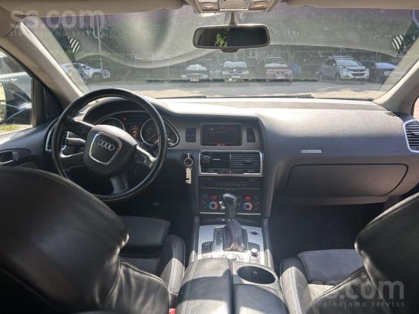Melns Audi Q7 2007 Rīga, ar dzinēja tilpumu 3.00 L un nobraukumu 320 tūkst. km par 13000 €, foto 5 vietnē AUTOMOTO.COM.LV