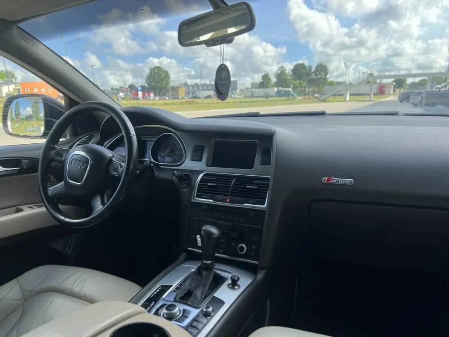 Black Audi Q7 2007 in Rezekne, with an engine capacity of 3.00 L and mileage of 476 thousand km for 4950 €, photo 9 on AUTOMOTO.COM.LV
