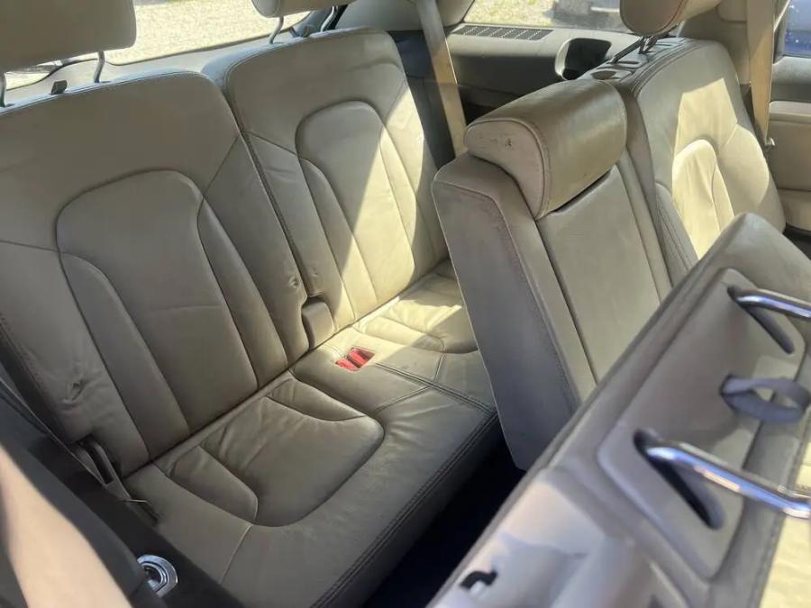 Black Audi Q7 2007 in Rezekne, with an engine capacity of 3.00 L and mileage of 476 thousand km for 4950 €, photo 13 on AUTOMOTO.COM.LV