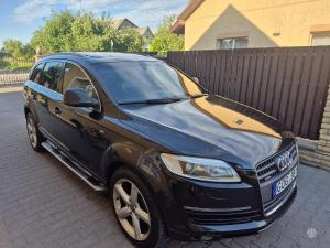 Melns Audi Q7 2007 Viļņa, ar dzinēja tilpumu 4.20 L un nobraukumu 365 tūkst. km par 5500 €, foto  vietnē AUTOMOTO.COM.LV