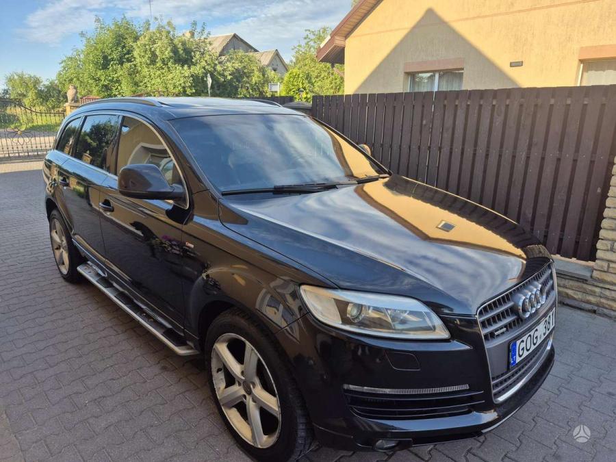 Black Audi Q7 2007 in Vilnius, with an engine capacity of 4.20 L and mileage of 365 thousand km for 5500 €, photo 1 on AUTOMOTO.COM.LV