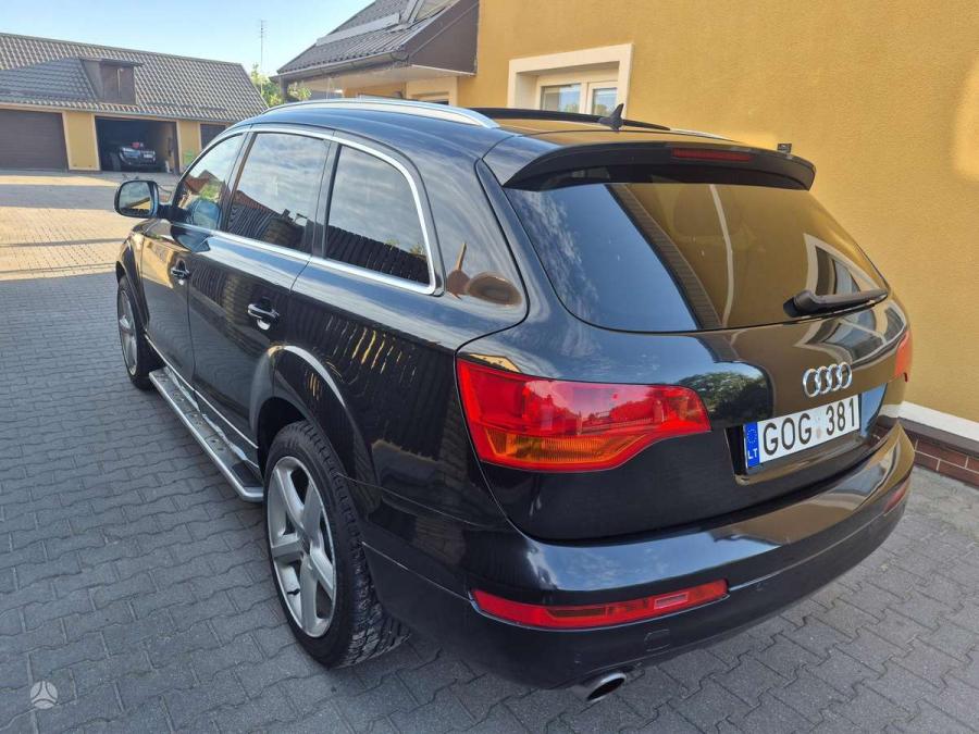 Black Audi Q7 2007 in Vilnius, with an engine capacity of 4.20 L and mileage of 365 thousand km for 5500 €, photo 3 on AUTOMOTO.COM.LV