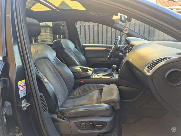 Black Audi Q7 2007 in Vilnius, with an engine capacity of 4.20 L and mileage of 365 thousand km for 5500 €, photo 6 on AUTOMOTO.COM.LV