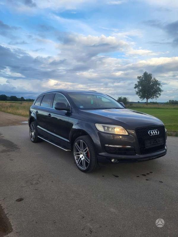 Black Audi Q7 2007 in Pasvalys, with an engine capacity of 2.97 L and mileage of 277 thousand km for 4150 €, photo 1 on AUTOMOTO.COM.LV