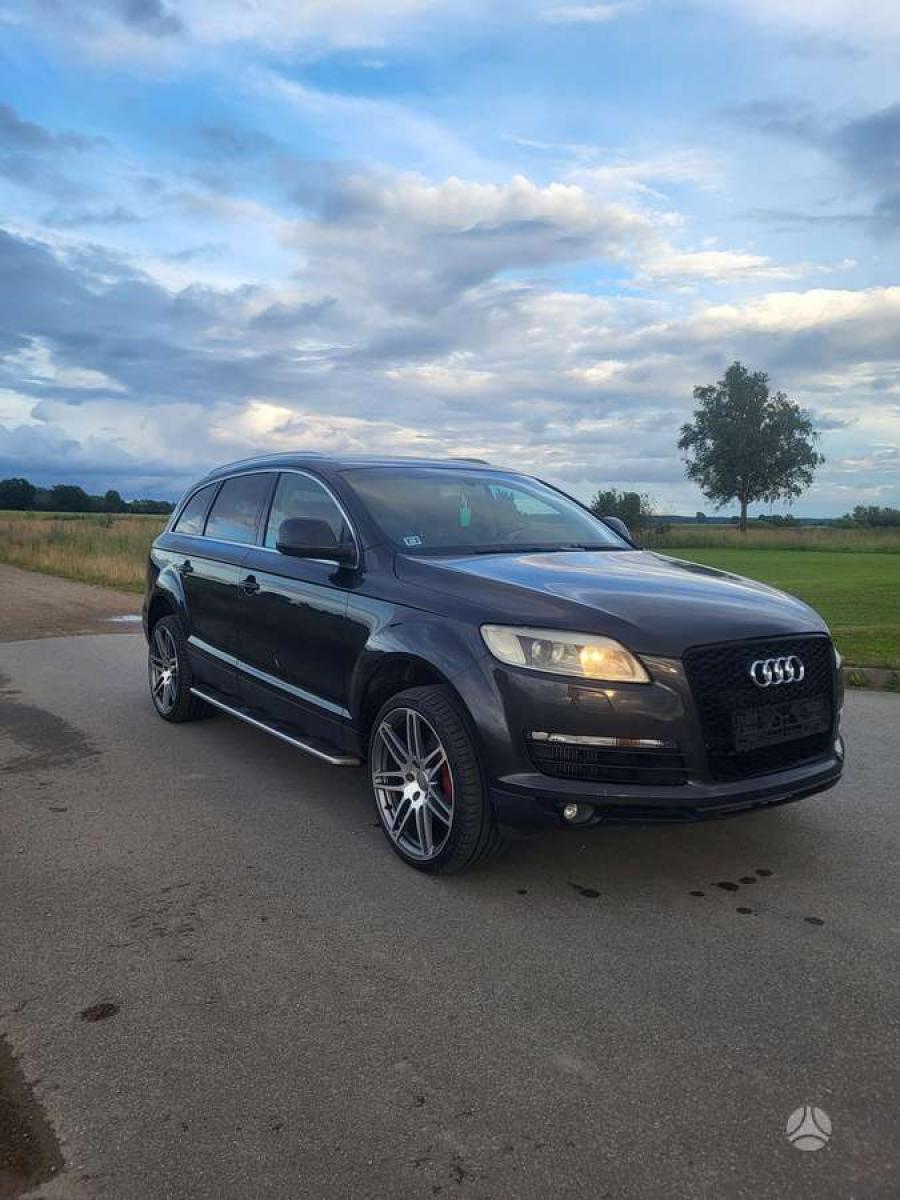 Black Audi Q7 2007 in Pasvalys, with an engine capacity of 2.97 L and mileage of 277 thousand km for 4150 €, photo 1 on AUTOMOTO.COM.LV
