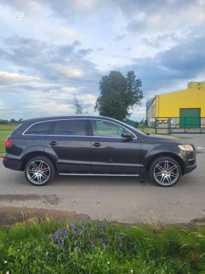 Black Audi Q7 2007 in Pasvalys, with an engine capacity of 2.97 L and mileage of 277 thousand km for 4150 €, photo 5 on AUTOMOTO.COM.LV