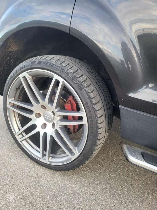 Black Audi Q7 2007 in Pasvalys, with an engine capacity of 2.97 L and mileage of 277 thousand km for 4150 €, photo 5 on AUTOMOTO.COM.LV