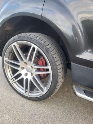 Black Audi Q7 2007 in Pasvalys, with an engine capacity of 2.97 L and mileage of 277 thousand km for 4150 €, photo 6 on AUTOMOTO.COM.LV