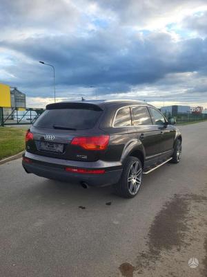 Black Audi Q7 2007 in Pasvalys, with an engine capacity of 2.97 L and mileage of 277 thousand km for 4150 €, photo 7 on AUTOMOTO.COM.LV
