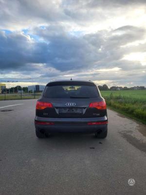 Black Audi Q7 2007 in Pasvalys, with an engine capacity of 2.97 L and mileage of 277 thousand km for 4150 €, photo 8 on AUTOMOTO.COM.LV