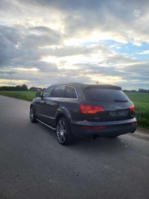 Black Audi Q7 2007 in Pasvalys, with an engine capacity of 2.97 L and mileage of 277 thousand km for 4150 €, photo 9 on AUTOMOTO.COM.LV