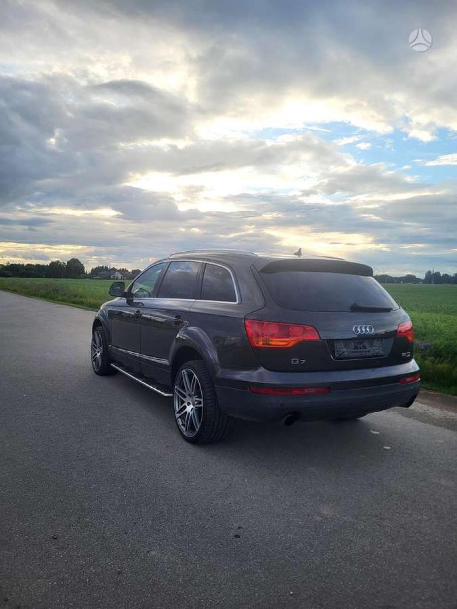 Black Audi Q7 2007 in Pasvalys, with an engine capacity of 2.97 L and mileage of 277 thousand km for 4150 €, photo 9 on AUTOMOTO.COM.LV