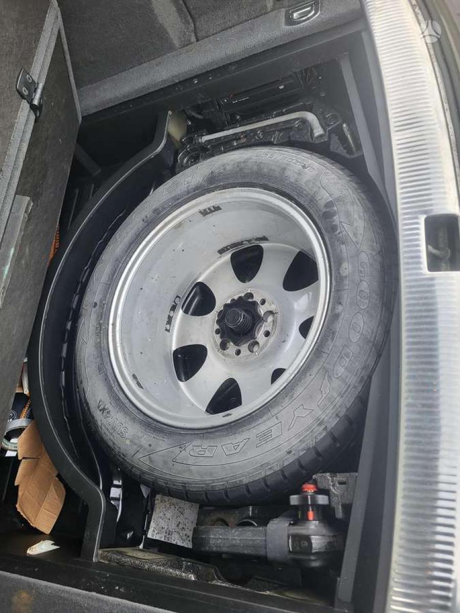Black Audi Q7 2007 in Pasvalys, with an engine capacity of 2.97 L and mileage of 277 thousand km for 4150 €, photo 11 on AUTOMOTO.COM.LV