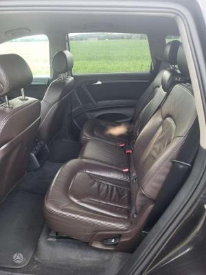 Black Audi Q7 2007 in Pasvalys, with an engine capacity of 2.97 L and mileage of 277 thousand km for 4150 €, photo 12 on AUTOMOTO.COM.LV