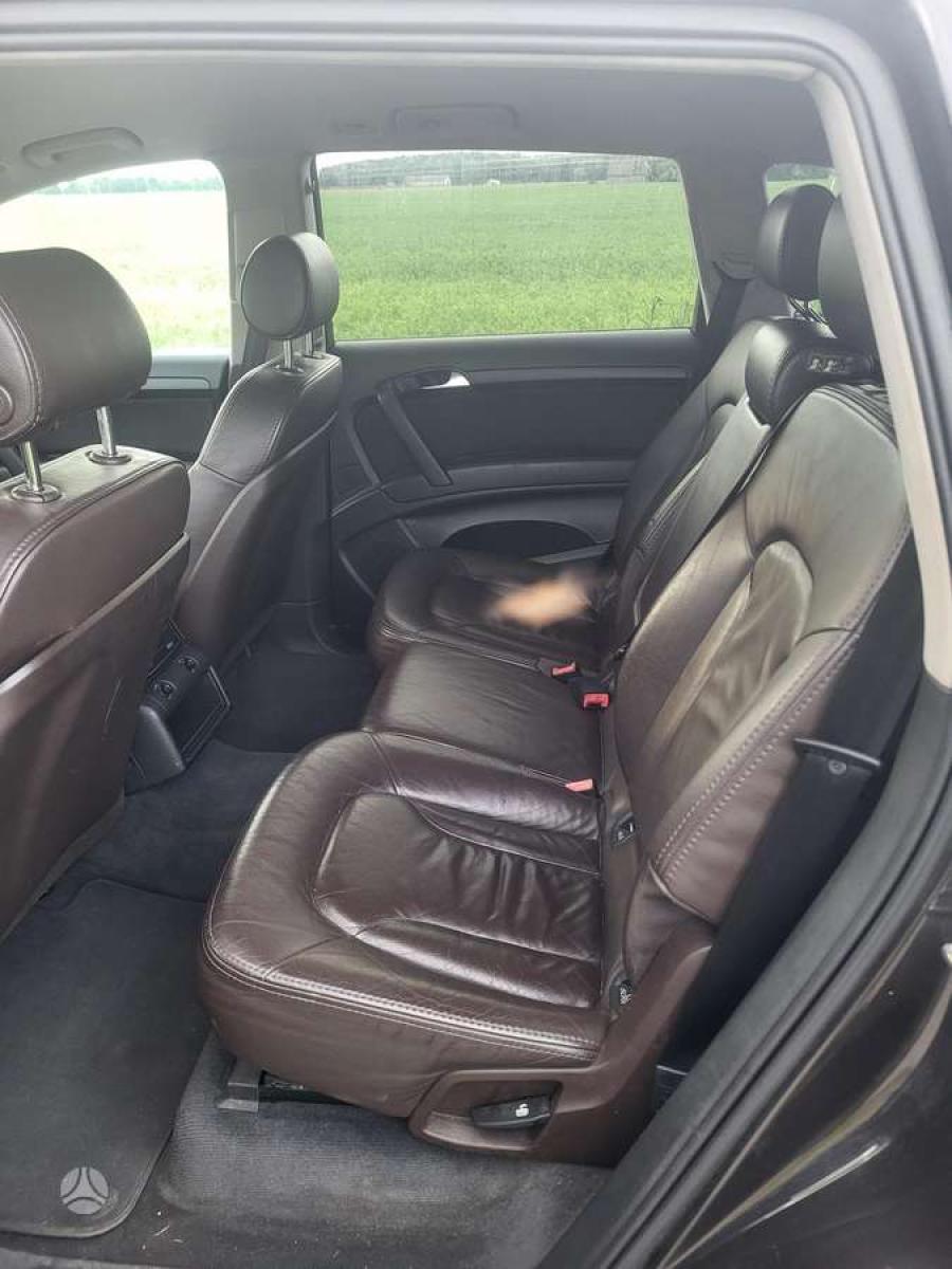 Black Audi Q7 2007 in Pasvalys, with an engine capacity of 2.97 L and mileage of 277 thousand km for 4150 €, photo 12 on AUTOMOTO.COM.LV