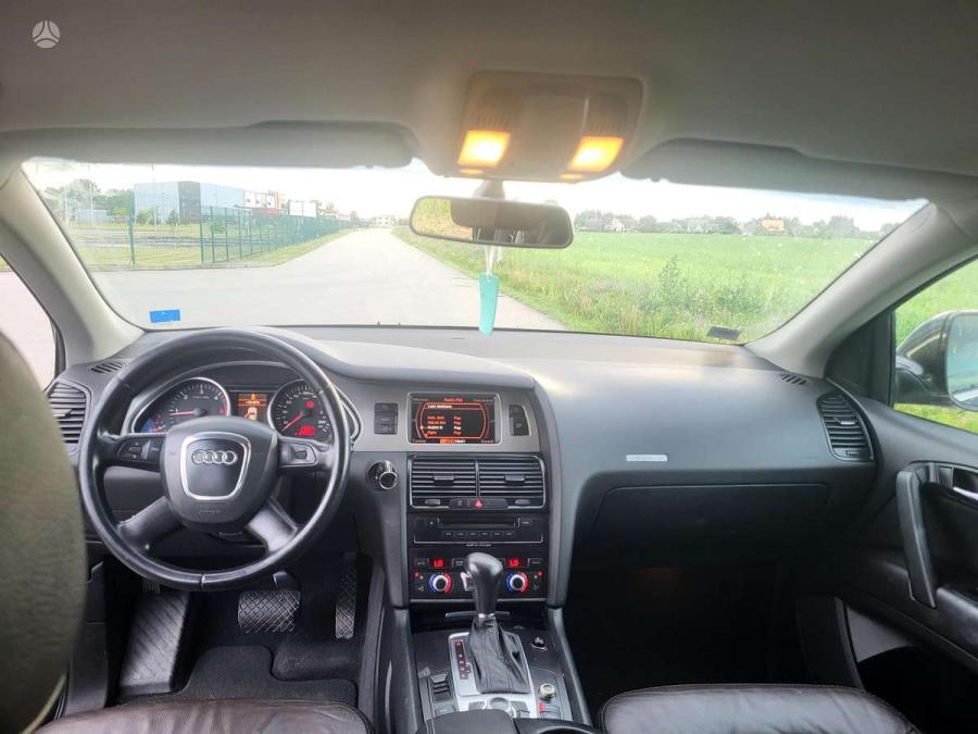 Black Audi Q7 2007 in Pasvalys, with an engine capacity of 2.97 L and mileage of 277 thousand km for 4150 €, photo 13 on AUTOMOTO.COM.LV