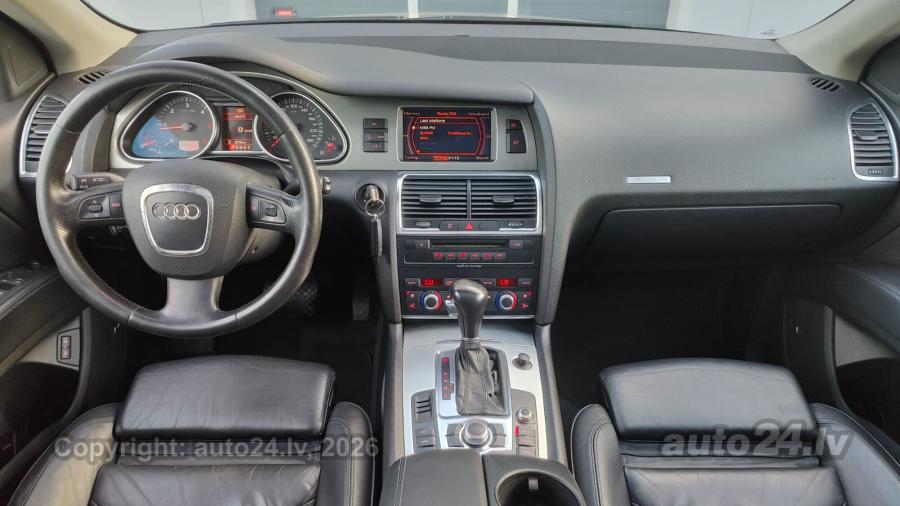 Melns Audi Q7 2007 Tallina, ar dzinēja tilpumu 3.00 L un nobraukumu 350 tūkst. km par 4500 €, foto 14 vietnē AUTOMOTO.COM.LV