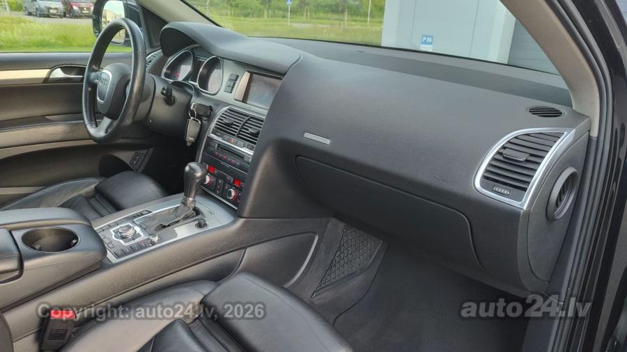 Melns Audi Q7 2007 Tallina, ar dzinēja tilpumu 3.00 L un nobraukumu 350 tūkst. km par 4500 €, foto 16 vietnē AUTOMOTO.COM.LV