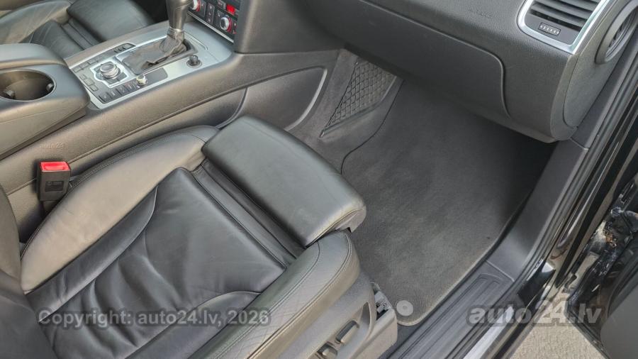 Melns Audi Q7 2007 Tallina, ar dzinēja tilpumu 3.00 L un nobraukumu 350 tūkst. km par 4500 €, foto 17 vietnē AUTOMOTO.COM.LV