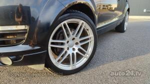 Melns Audi Q7 2007 Tallina, ar dzinēja tilpumu 3.00 L un nobraukumu 350 tūkst. km par 4500 €, foto 30 vietnē AUTOMOTO.COM.LV