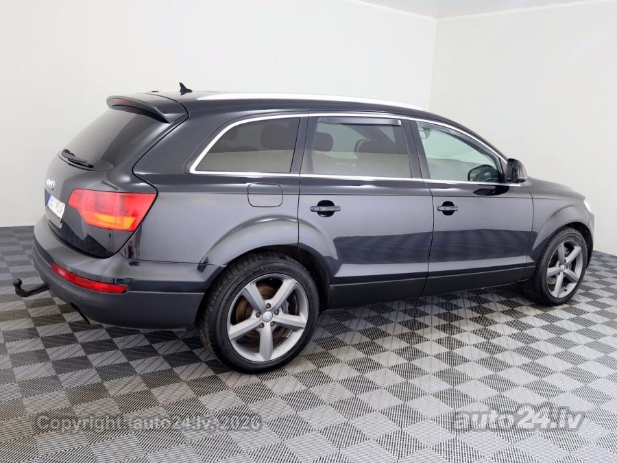 Black Audi Q7 2007 in Tallinn, with an engine capacity of 3.00 L and mileage of 369 thousand km for 3499 €, photo 4 on AUTOMOTO.COM.LV