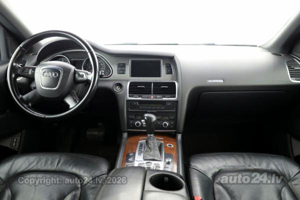 Black Audi Q7 2007 in Tallinn, with an engine capacity of 3.00 L and mileage of 369 thousand km for 3499 €, photo 5 on AUTOMOTO.COM.LV