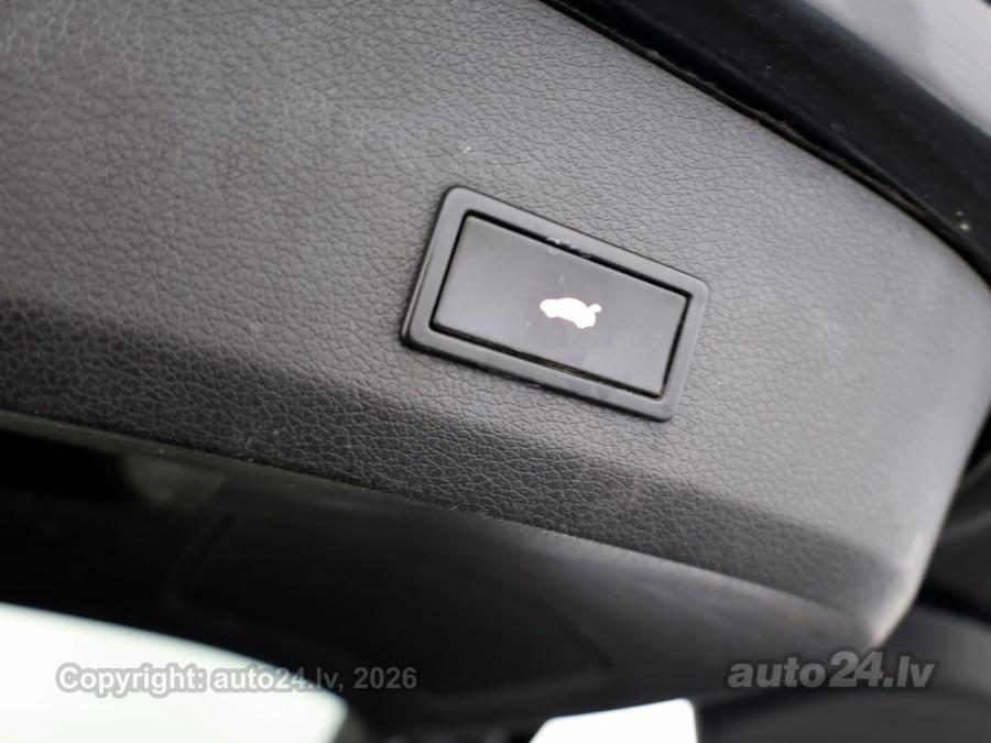 Black Audi Q7 2007 in Tallinn, with an engine capacity of 3.00 L and mileage of 369 thousand km for 3499 €, photo 12 on AUTOMOTO.COM.LV