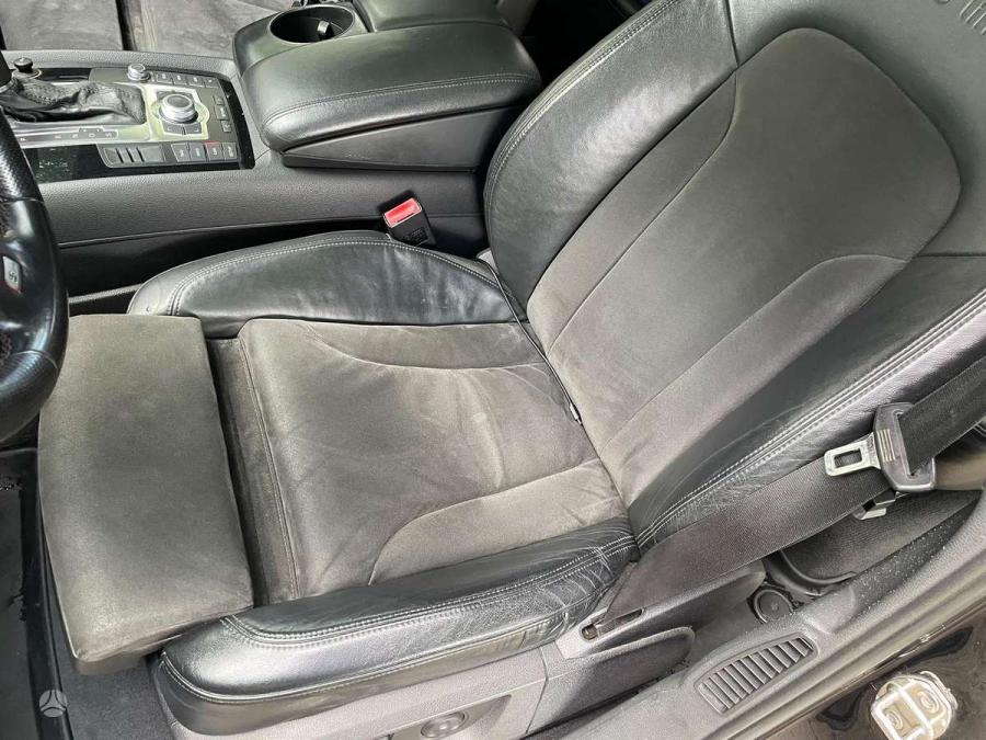 Melns Audi Q7 2007 Joniškis, ar dzinēja tilpumu 4.13 L un nobraukumu 327 tūkst. km par 9900 €, foto 12 vietnē AUTOMOTO.COM.LV