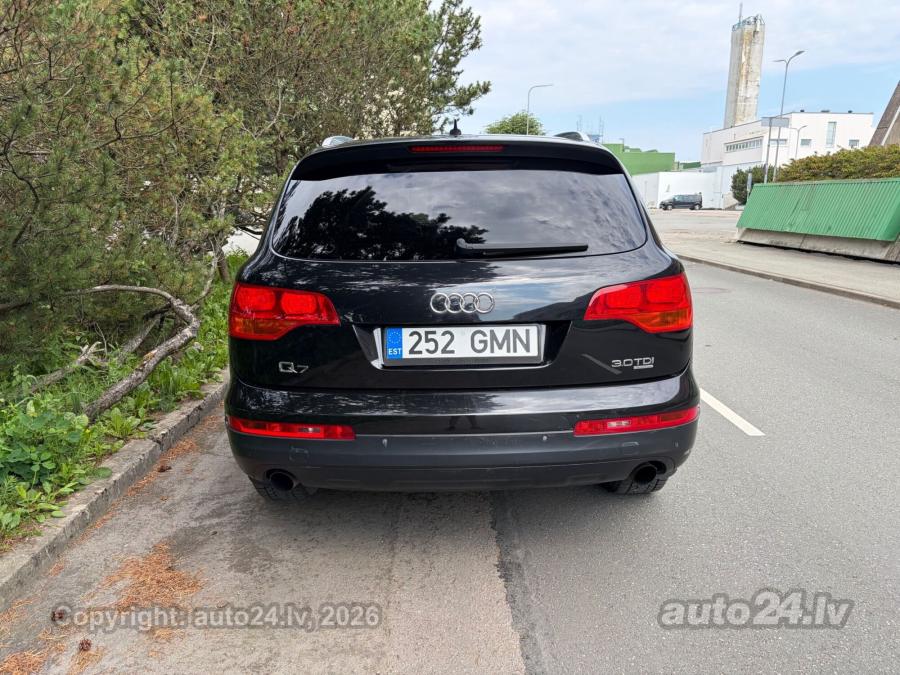 Black Audi Q7 2007 in Tallinn, with an engine capacity of 3.00 L and mileage of 305 thousand km for 5799 €, photo 6 on AUTOMOTO.COM.LV